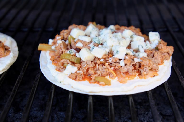 Grilled Cheesy Buffalo Turkey Flatbread Recipe - WhitneyBond.com