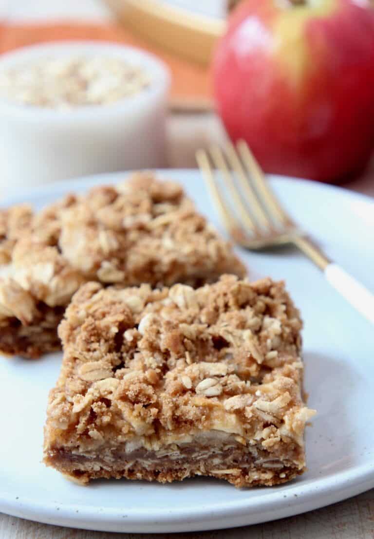 Apple Oatmeal Bars with Pumpkin Spice - WhitneyBond.com