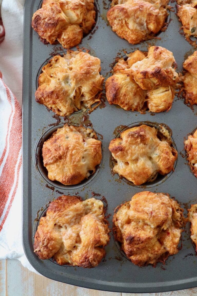 Pull Apart Buffalo Chicken Rolls