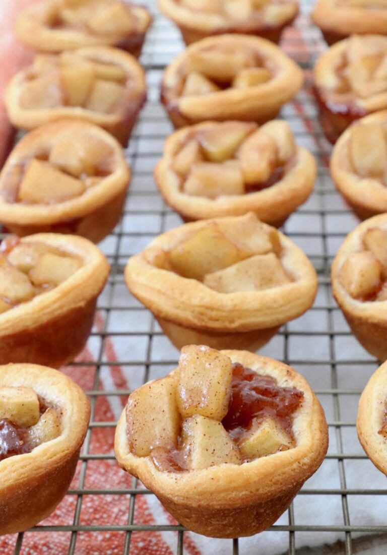 Mini Apple Pies (Easy Recipe!)