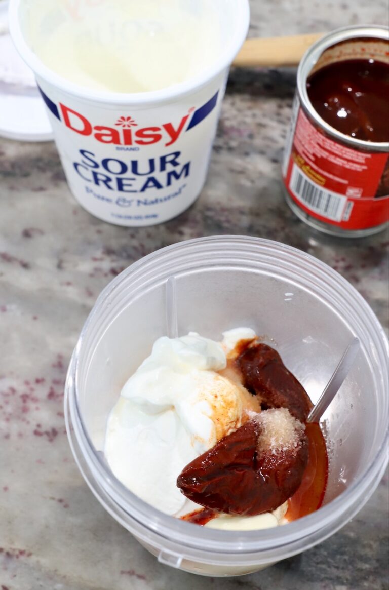 Chipotle Sauce (Easy 5 Minute Recipe)